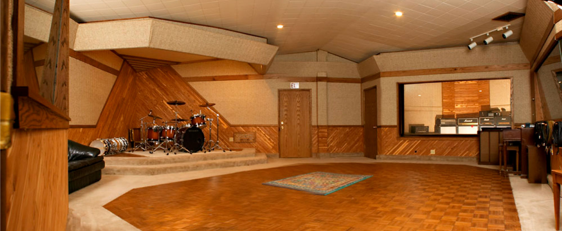 Studio A – Platinum Studios